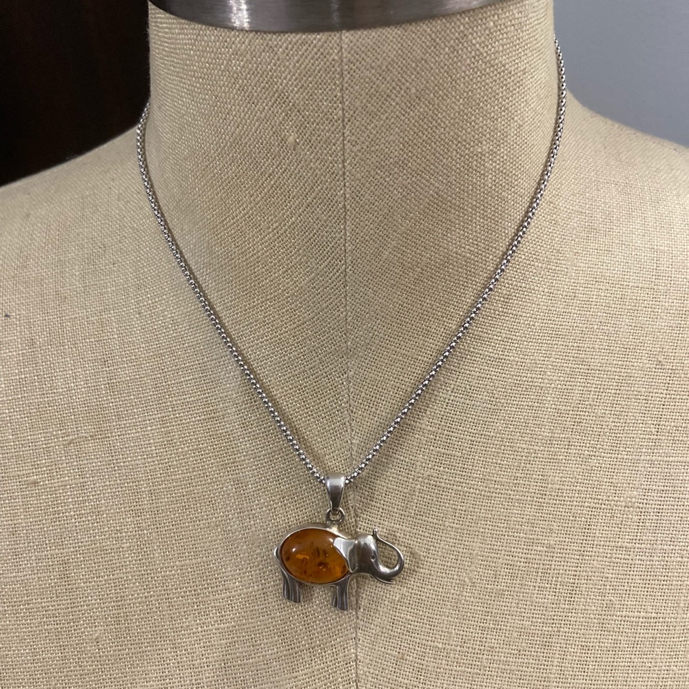 Amber Elephant Pendant - Gem